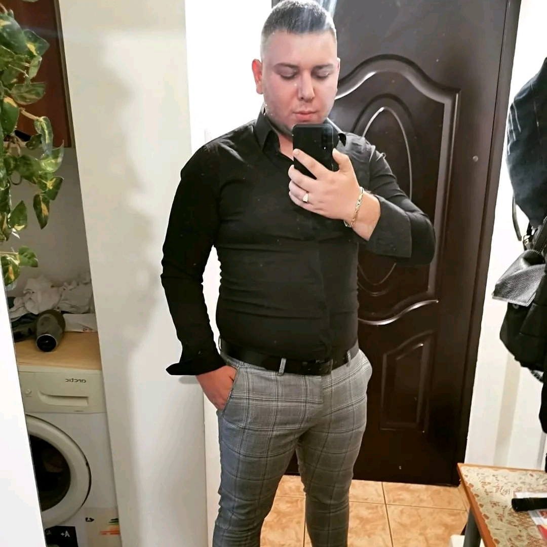 Alex 🥇 ️ (@alex_300394) is LIVE - TikTok LIVE