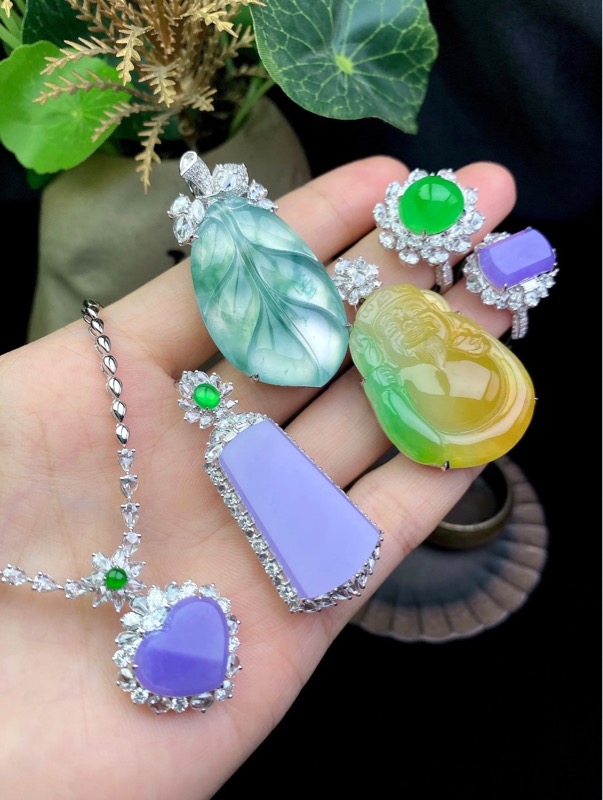 Châu Báu Quốc tế Vạn Đỉnh (@chu.bu.quc.t.vn.nh) is LIVE - TikTok LIVE