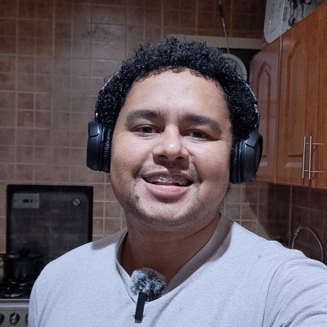 Jhon Reyes (@jhonrvlog1) is LIVE - TikTok LIVE