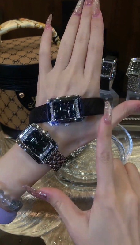 Lord Clock (@lordclock) is LIVE - TikTok LIVE