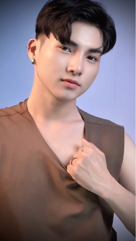 JAY MIN 🎙️ (@jaymin6868) is LIVE - TikTok LIVE