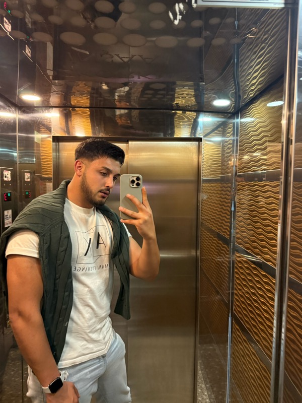 Umut (@umuttaksuqq) is LIVE - TikTok LIVE
