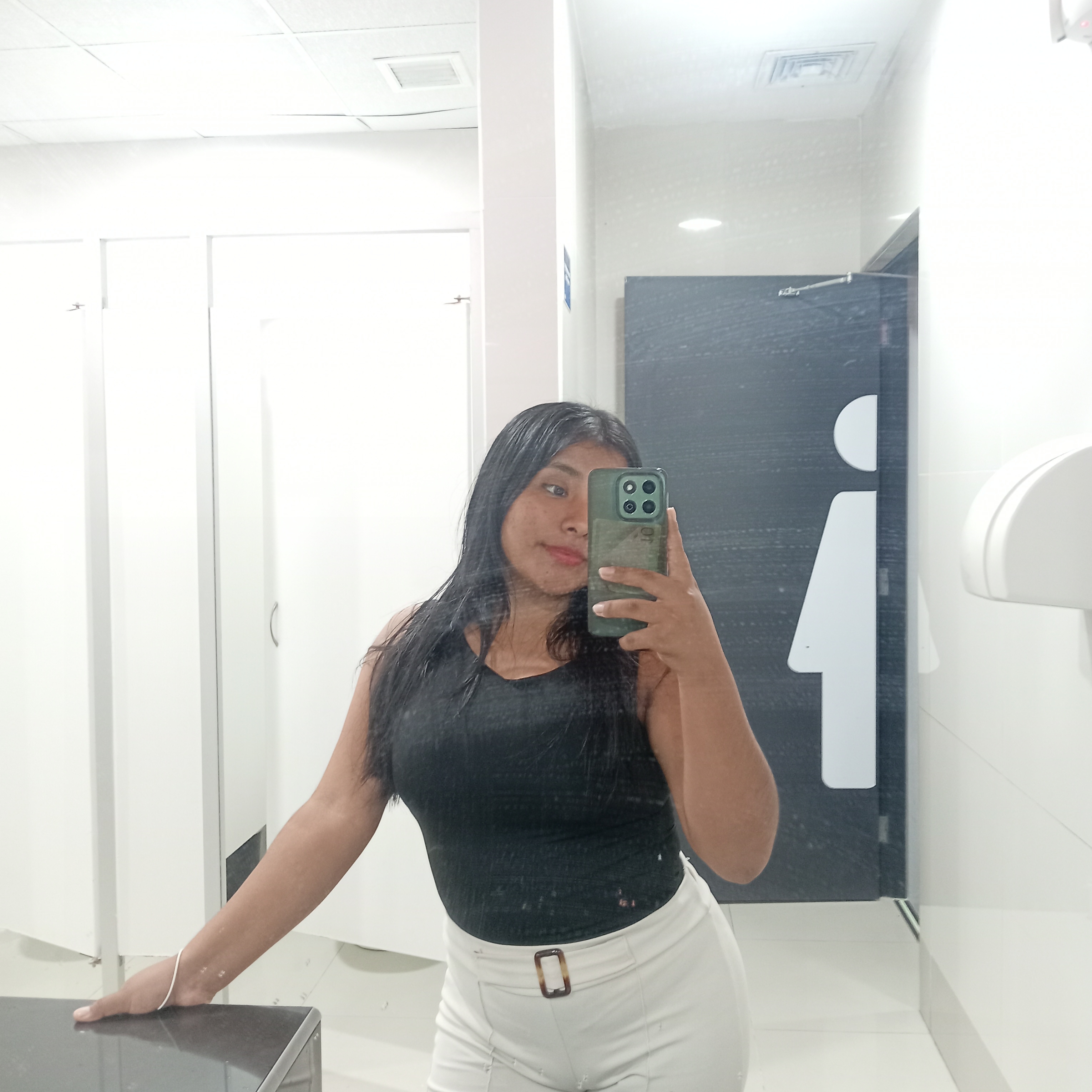 Elsi Roque 🧡 (@elsiroque1) is LIVE - TikTok LIVE