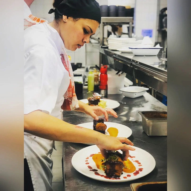 Chef Oliver (@iamrockstarchef) is LIVE - TikTok LIVE