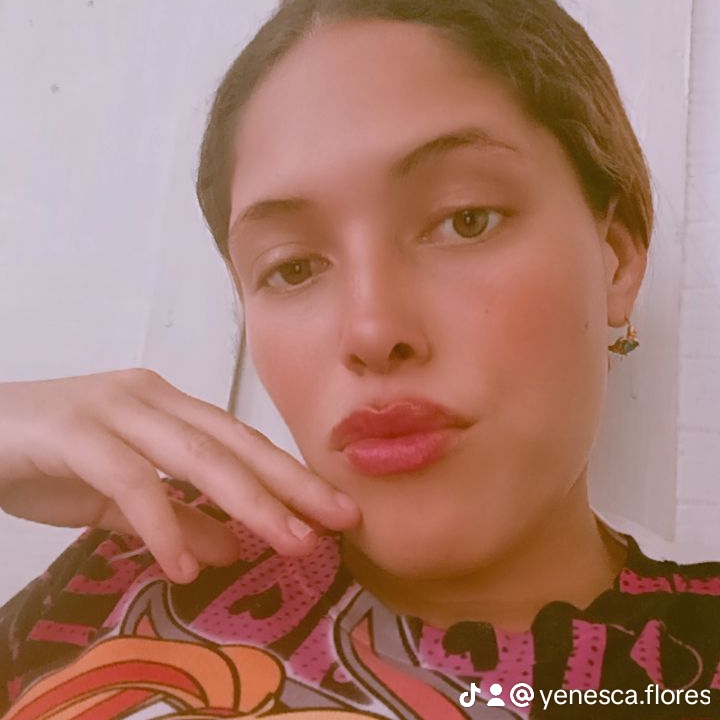 🪐 YENE 🪐 (@yenesca.flores) is LIVE - TikTok LIVE