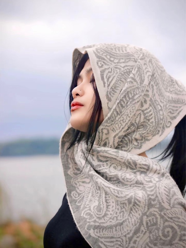 a (@arianne.music) is LIVE - TikTok LIVE