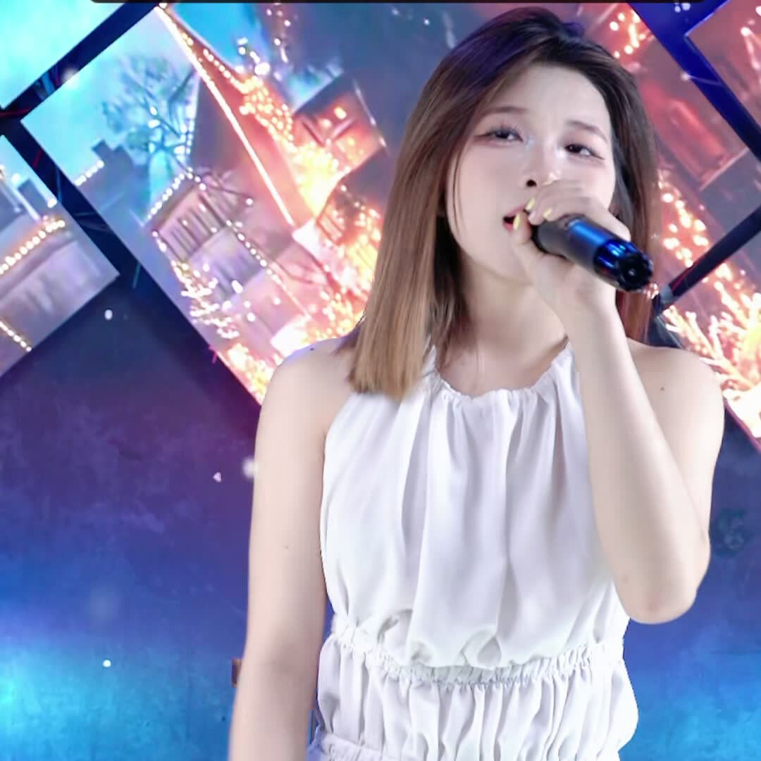 LUMISH ️ (@wearelumish) is LIVE - TikTok LIVE