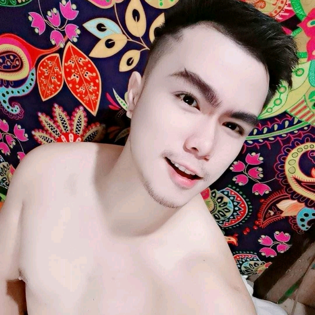 Jenbarī Jēmuzu (@mahalko_0818) is LIVE - TikTok LIVE