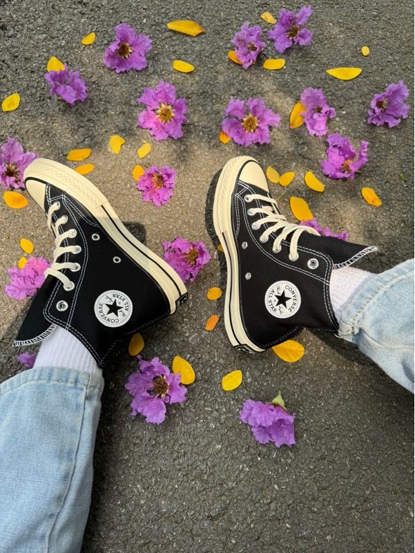 Converse with WearVN (@wearol) is LIVE - TikTok LIVE