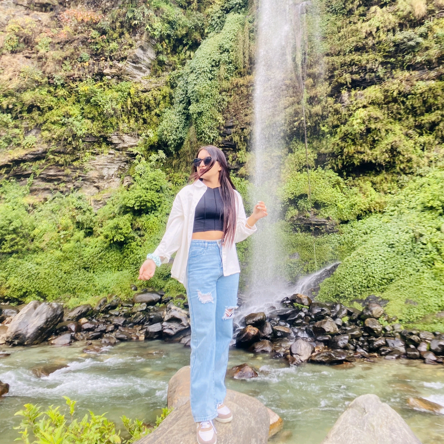 Aansu ️ (@aayusha_chhetri01) is LIVE - TikTok LIVE