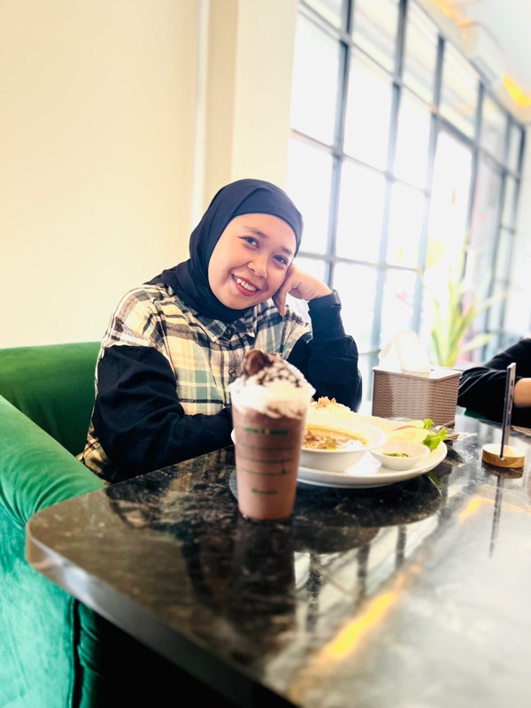 ShYfa Rasyidi (@sisiimaww) is LIVE - TikTok LIVE