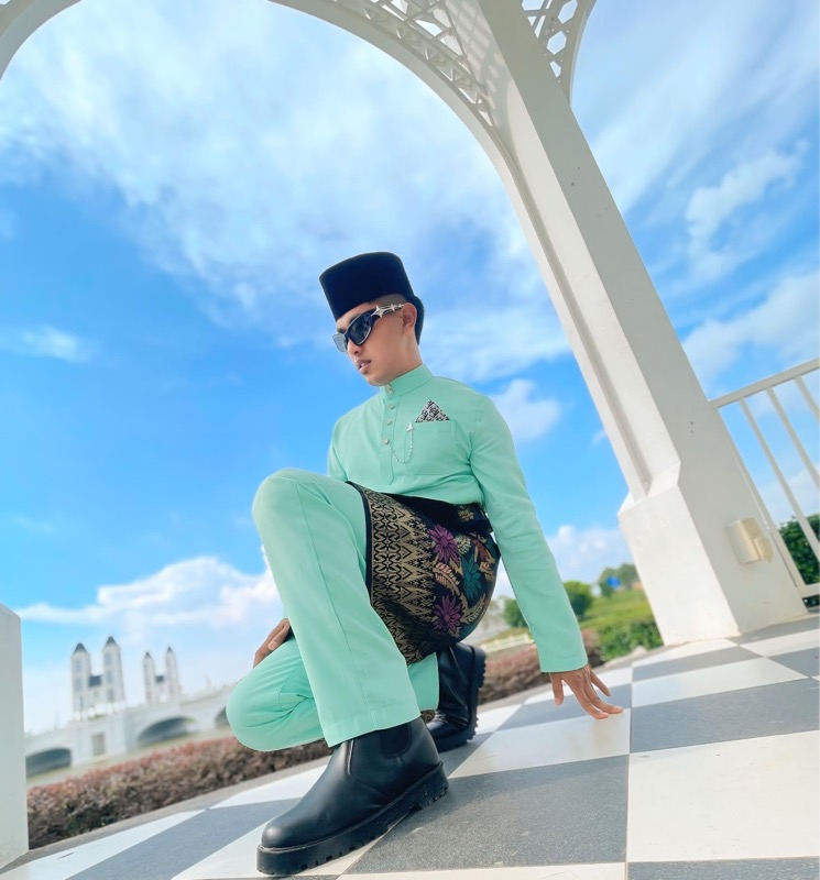 ANGAH GREAT MATEEN (@theangahcabinet) is LIVE - TikTok LIVE