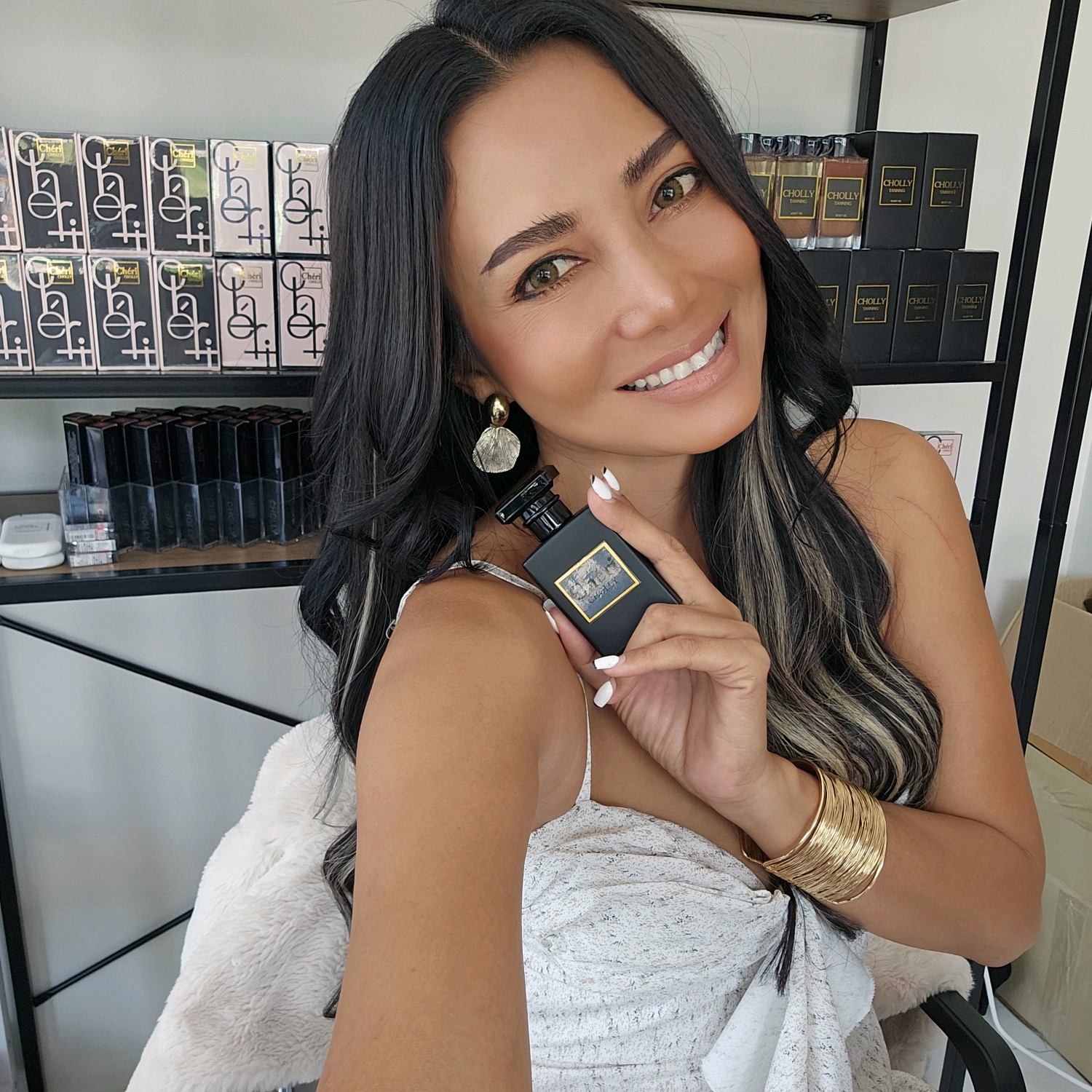 Cholly Cosmetics (@cholly_cholkanok) is LIVE - TikTok LIVE