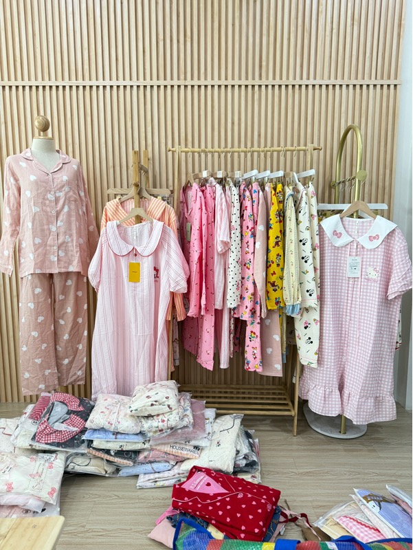 ava_shop (@avastudio.th) is LIVE - TikTok LIVE