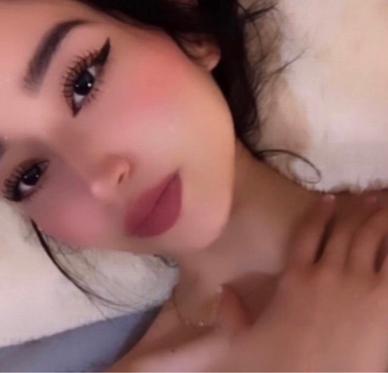 Laura🩷 (@7____738) is LIVE - TikTok LIVE