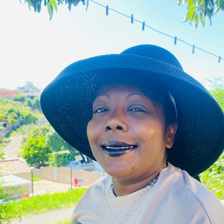 👑 Queenie 👑 (@crownedqueenie) is LIVE - TikTok LIVE