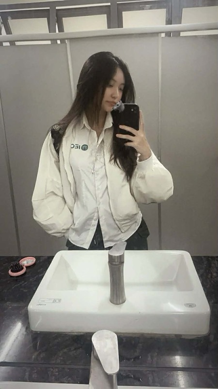 Amber Wu 安珀🥑 (@amberwu.07) is LIVE - TikTok LIVE