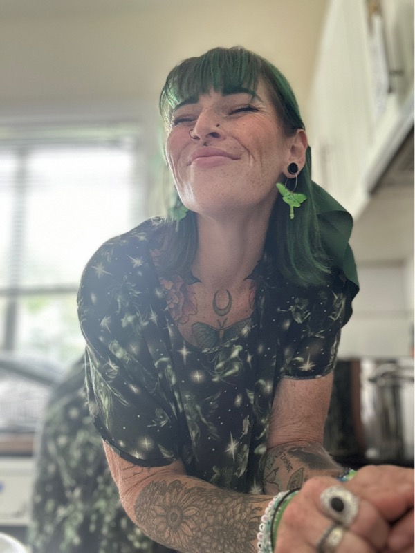 Teeha 🧚🏼 The Green Fairy🧚🏼 (@teehathegreenfairy) is LIVE - TikTok LIVE