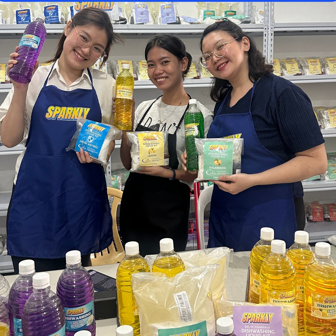 Sparkly Cleaning Supplies (@sparklydiykits) is LIVE - TikTok LIVE