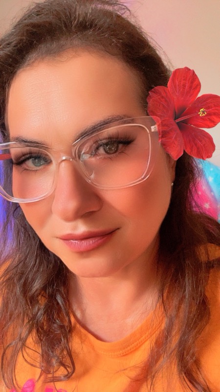 KON👑 SHOP CREATOR (@kon.oficial) is LIVE - TikTok LIVE