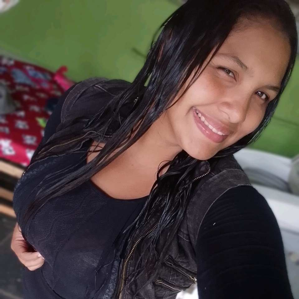 roland Peña (@emprendeconrolandyelis) is LIVE - TikTok LIVE