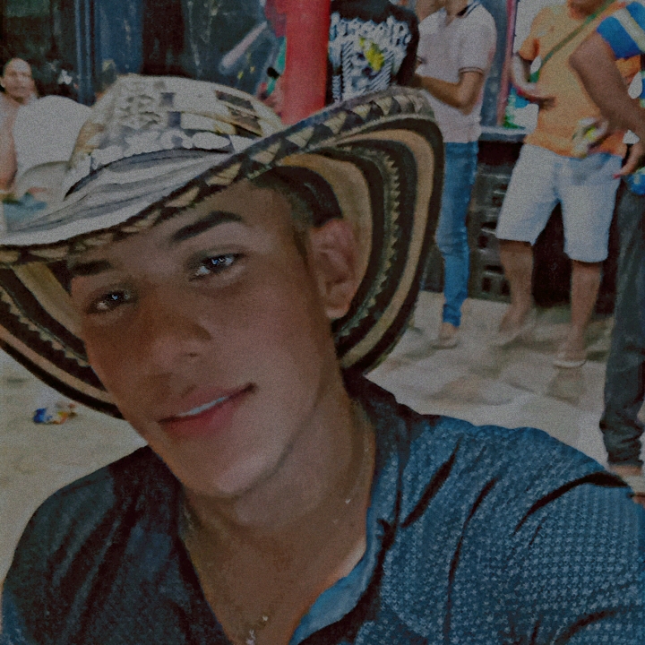 Ángel Abad 🤠☘️ (@abadber1) is LIVE - TikTok LIVE