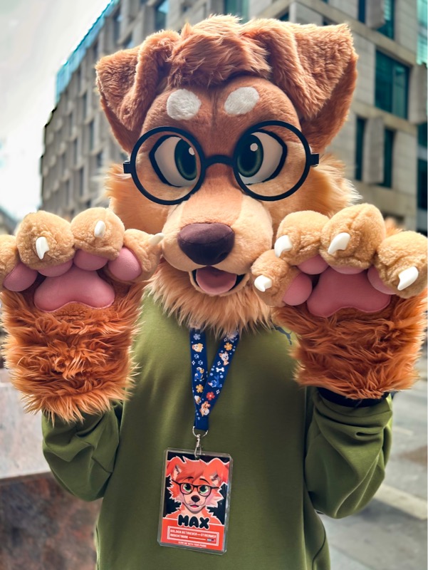 Max Fluffy™ (@justafluffymax) is LIVE - TikTok LIVE
