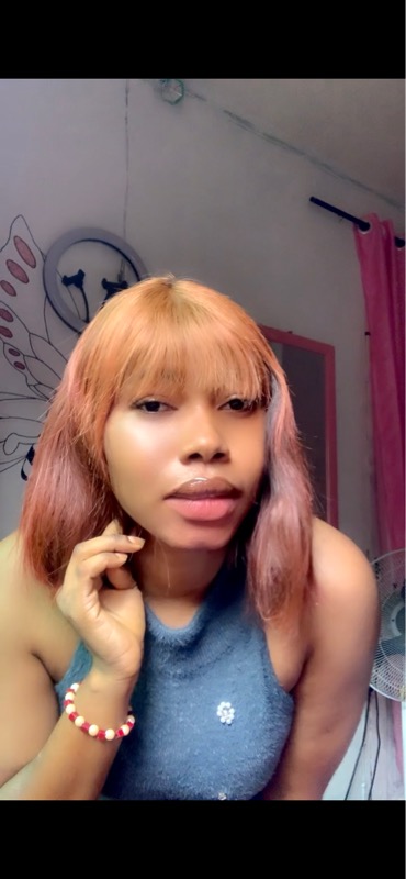 🌸Celebrity🌸posh🌸 (@emrex_4) is LIVE - TikTok LIVE