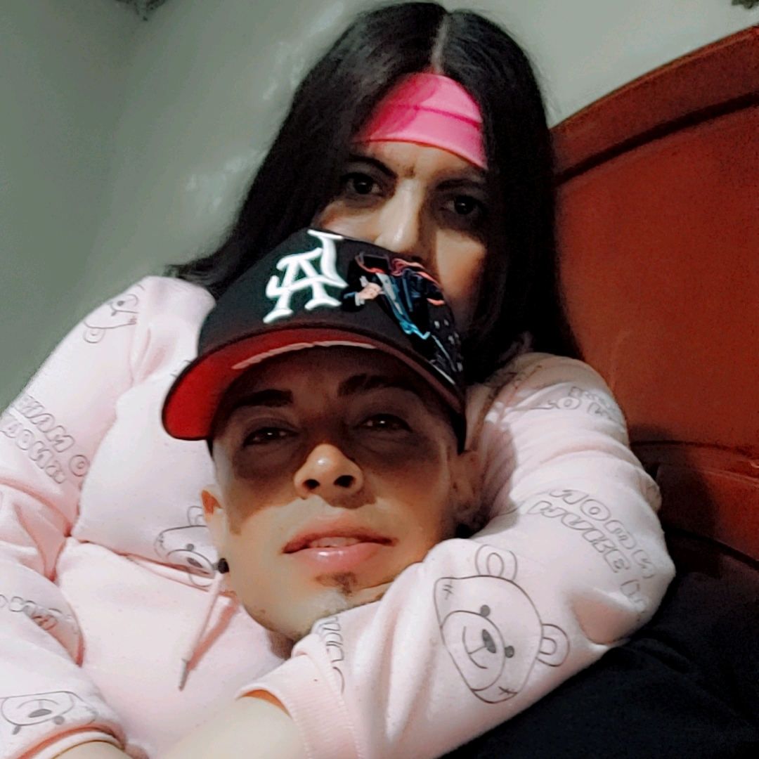 Angel MC🇲🇽 (@elcholoo13) is LIVE - TikTok LIVE