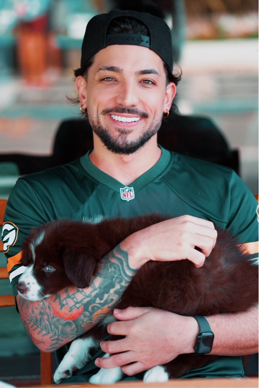 RICK B 🏝️ (@rickbereta) is LIVE - TikTok LIVE