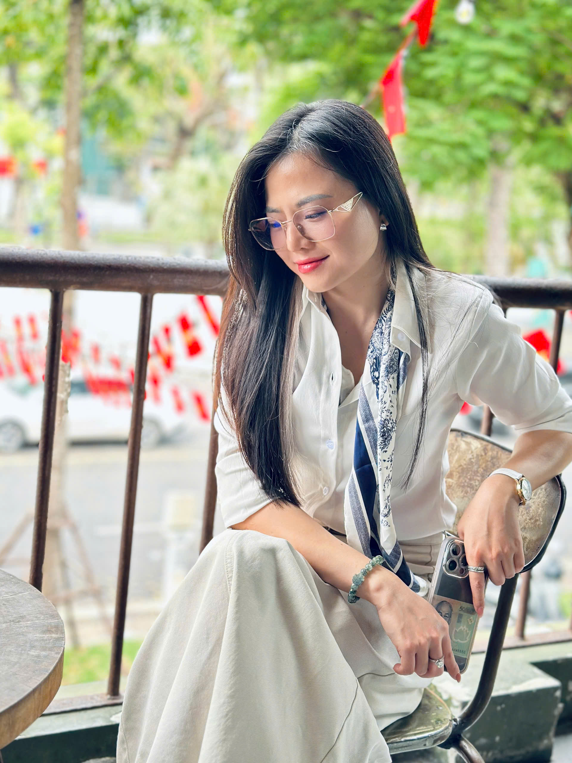 Hương Investment (@trnh.hng_invest) is LIVE - TikTok LIVE