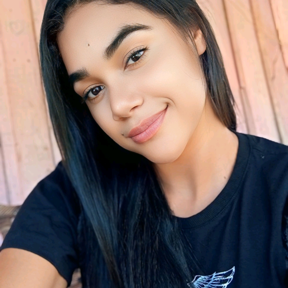Janaina Lopes da Silva (@jananalopesdasilva) is LIVE - TikTok LIVE