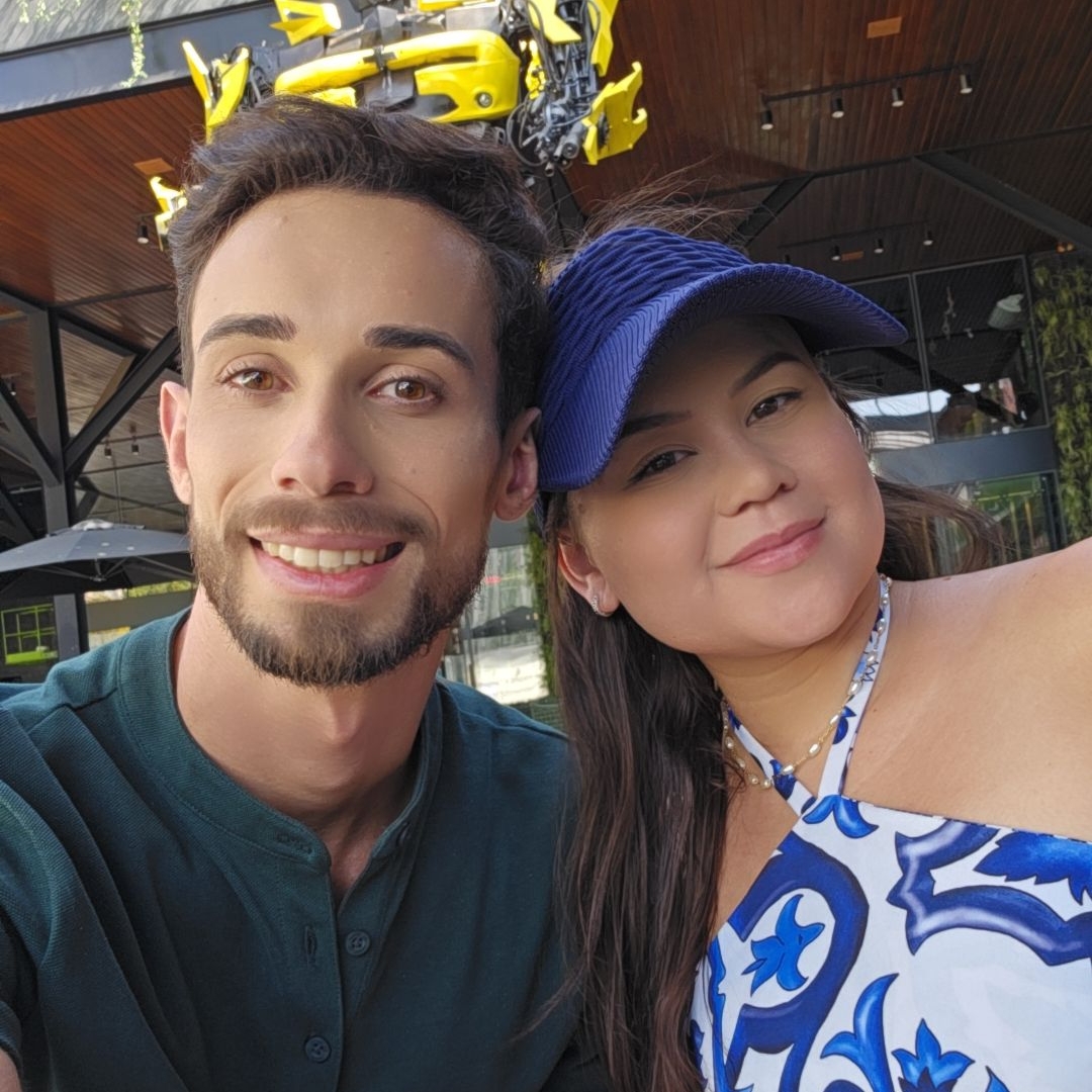 Lara Shop (@larissarsan) is LIVE - TikTok LIVE