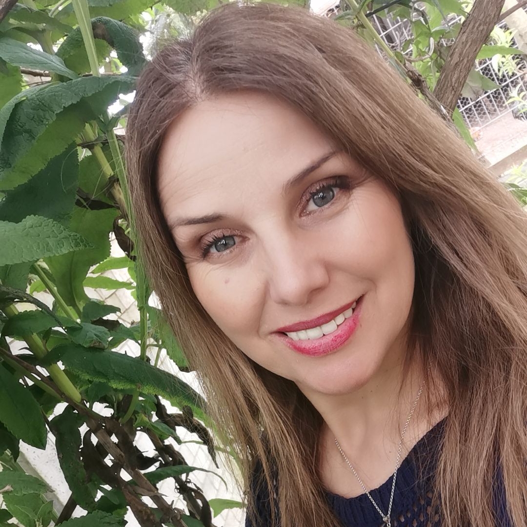 Yessy 😘 (@yessytecnicocelulares) is LIVE - TikTok LIVE