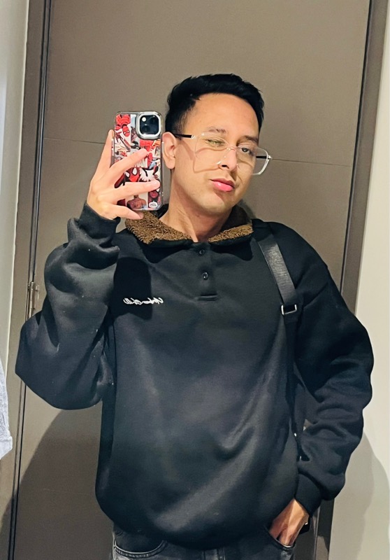 user96807578352 (@carlosmartinez_m) is LIVE - TikTok LIVE