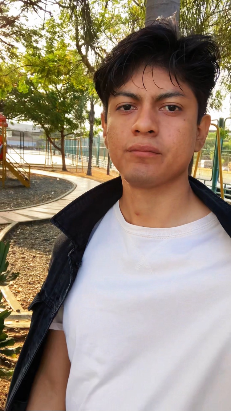 Rees Kevin (@reeskeviin) is LIVE - TikTok LIVE