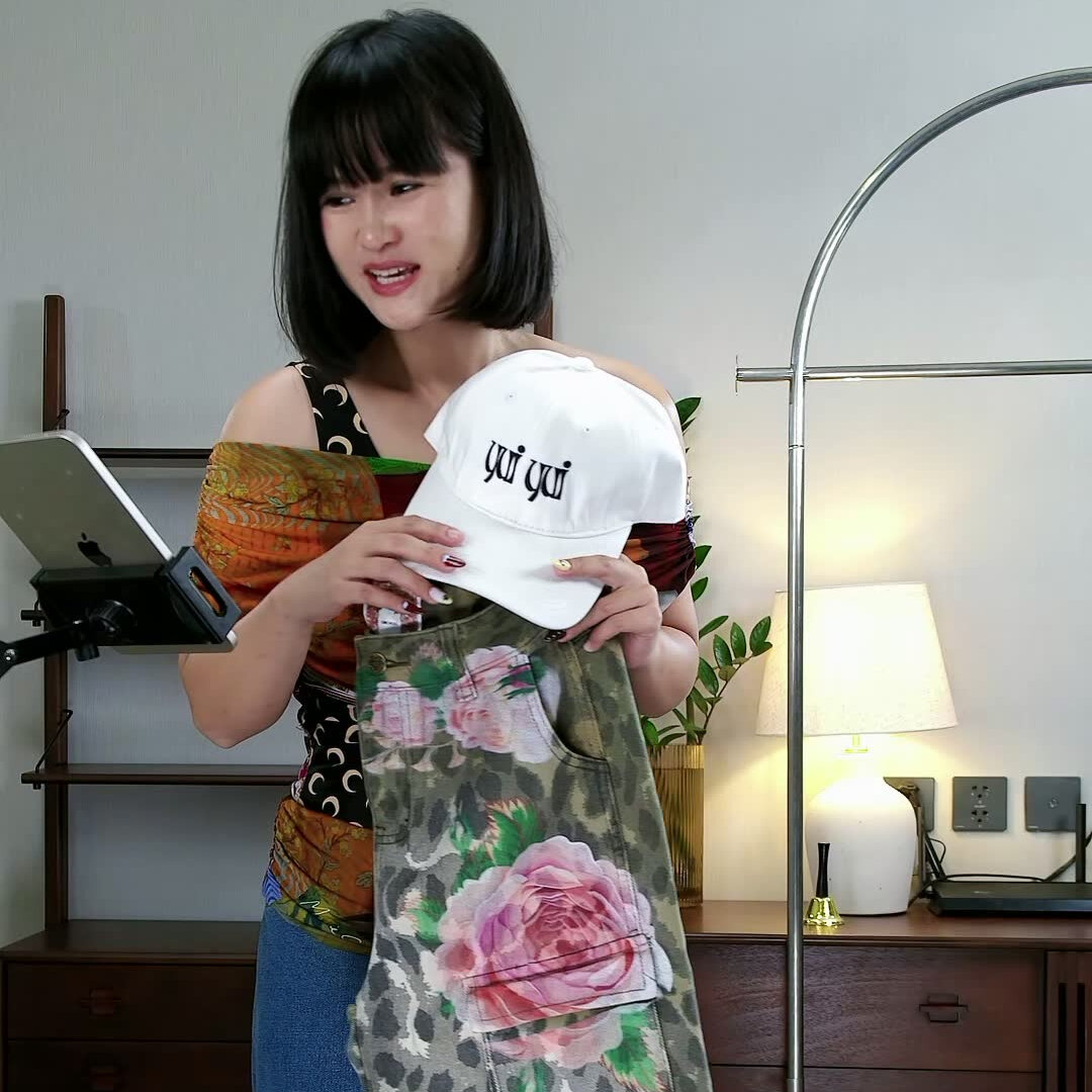 Yuiyui studio (@yuiyui_studio) is LIVE - TikTok LIVE